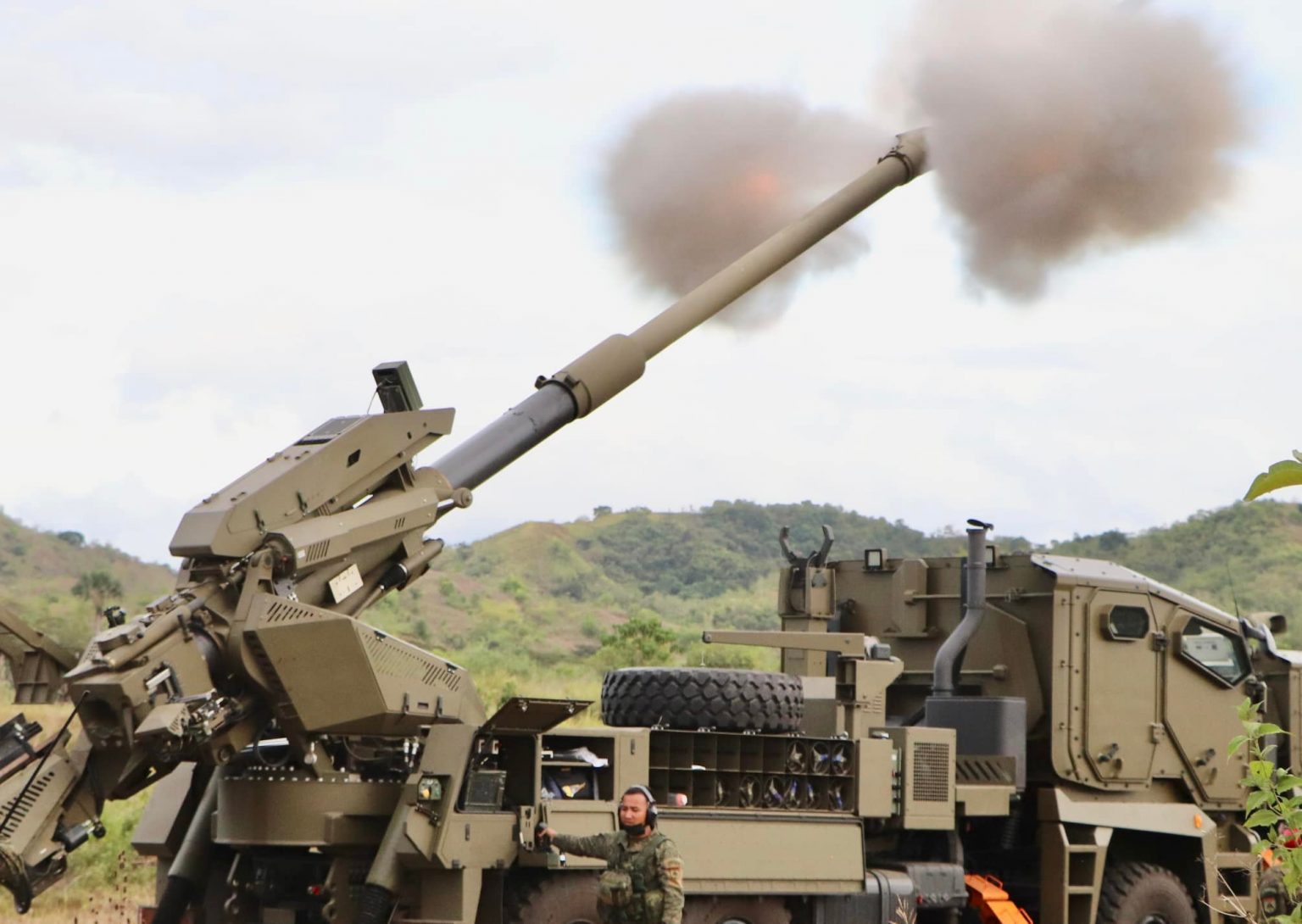 Philippine Army Live Fire Exercise of ATMOS 2000 SPH – Asian Defence ...