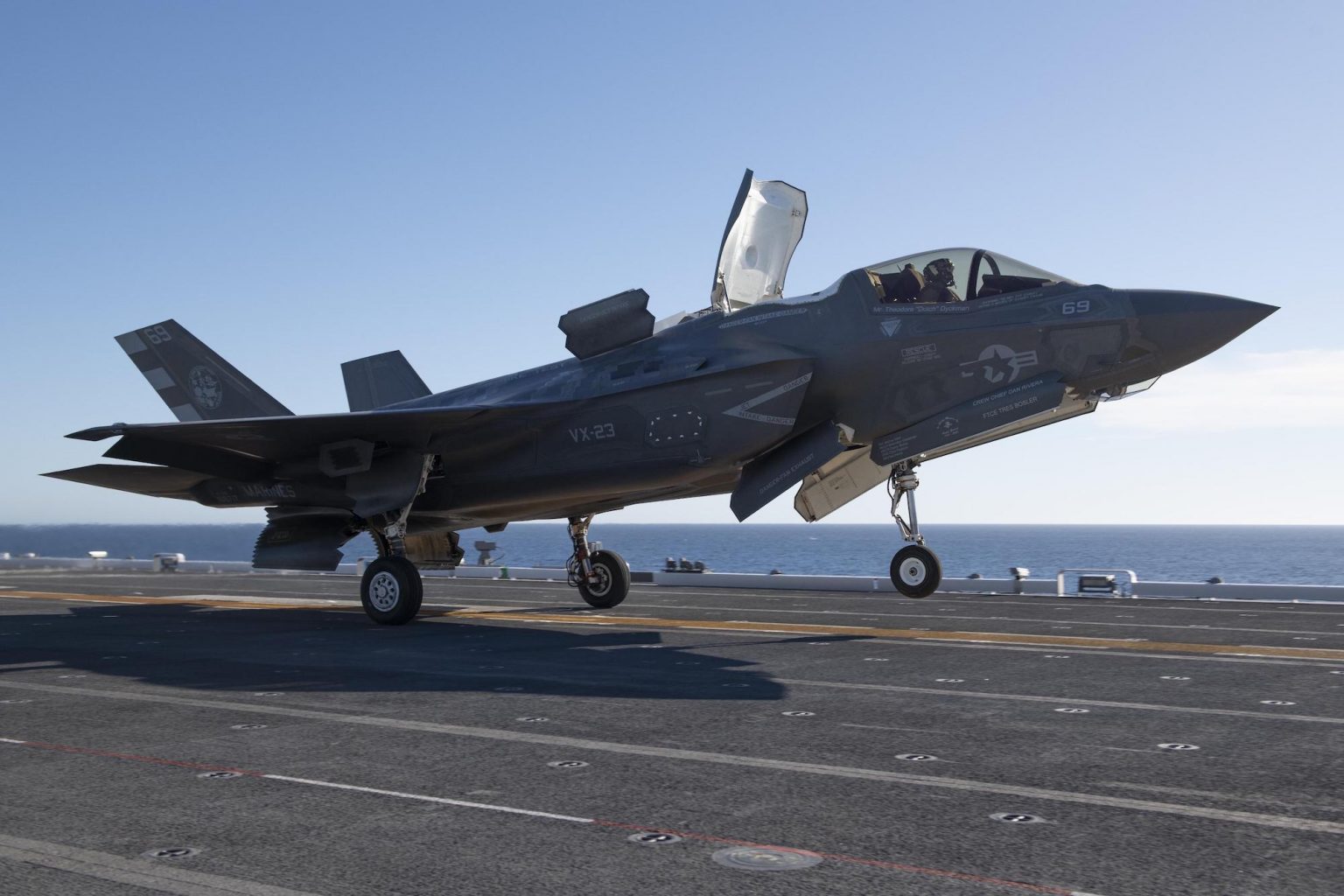 US F-35B conducts first landing on Kaga – Asian Defence Journal