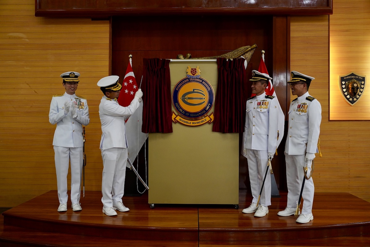 Singapore Decommissions Last 2 Challenger Subs – Asian Defence Journal